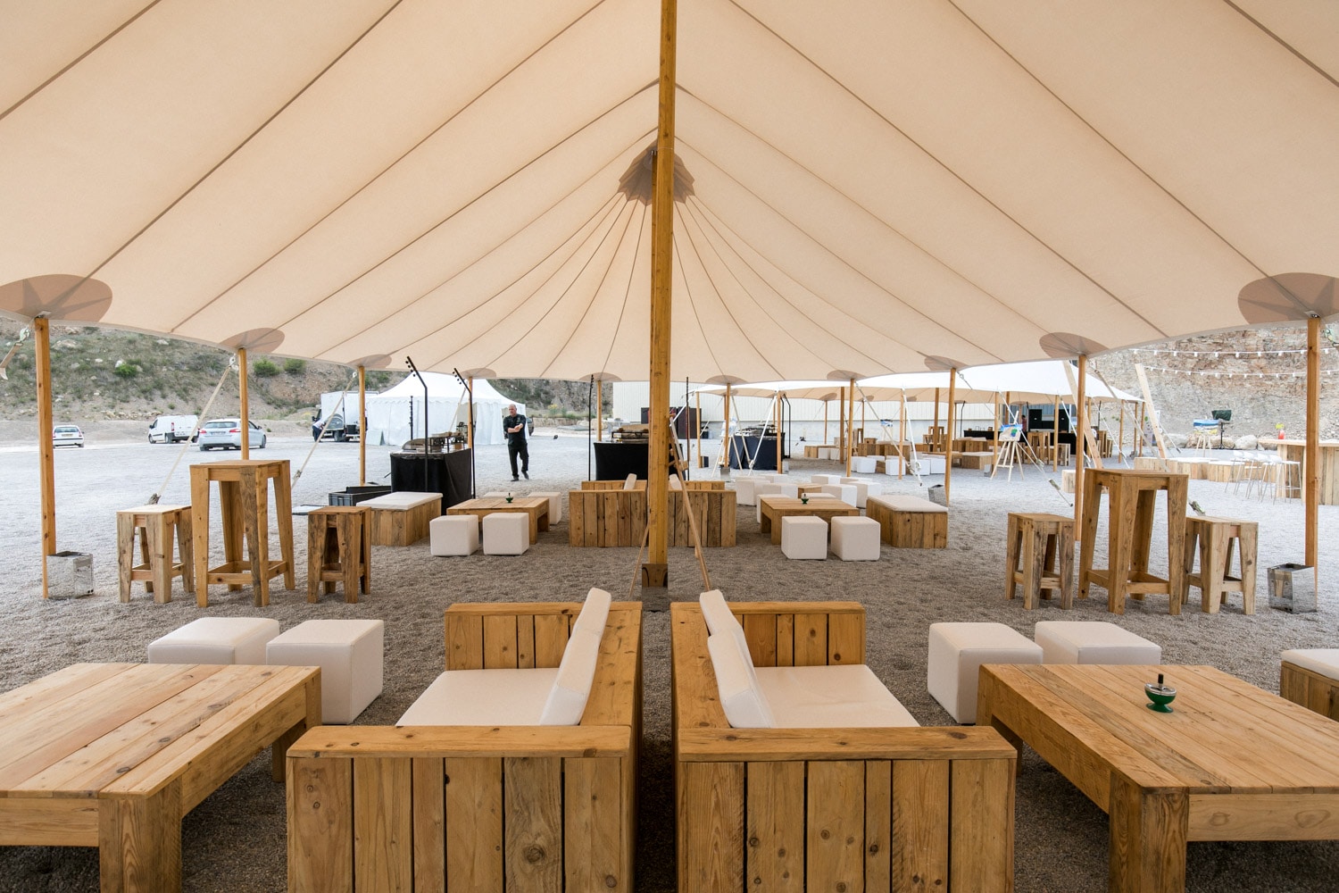 La location de mobilier sur mesure, que des avantages